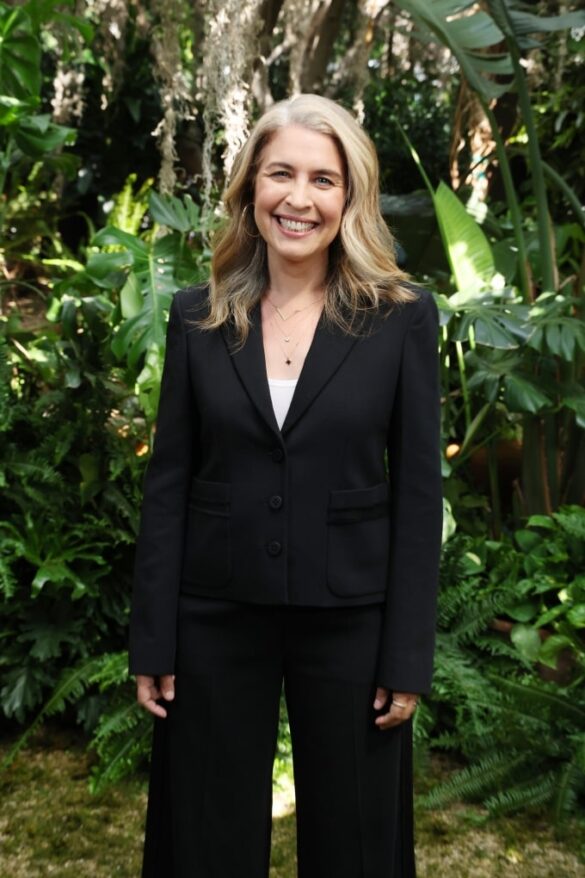 Claire Olivia Newman: Daughter of Iconic Actor Paul Newman, Following ...